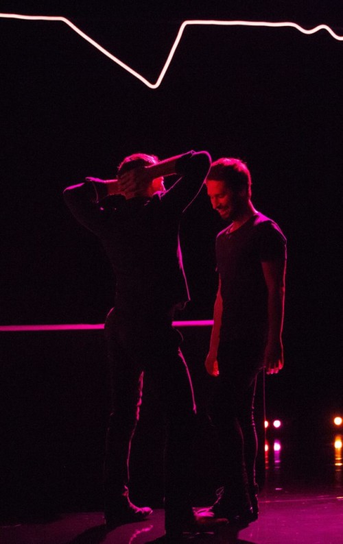 MAIN DANS LA MAIN - LE CORYPHÉE